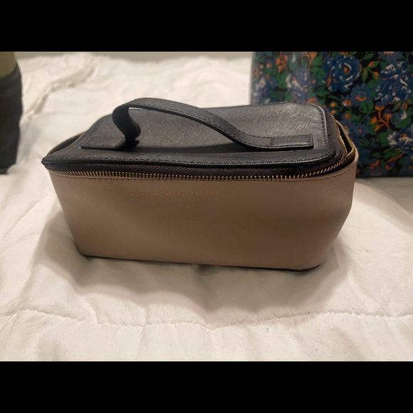 Marc Jacobs | Accessories | Marc Jacobs Large Cosmetic Case | Poshmark